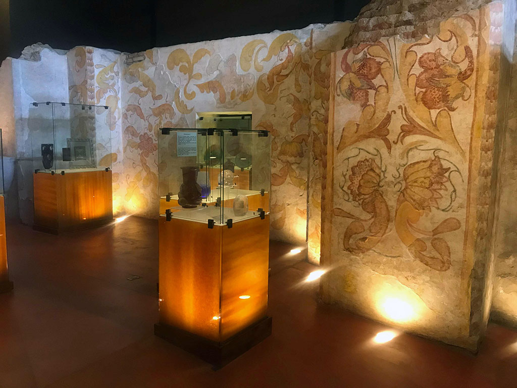 Arte Precolombino y Vidrio Moderno - Guatemala GT